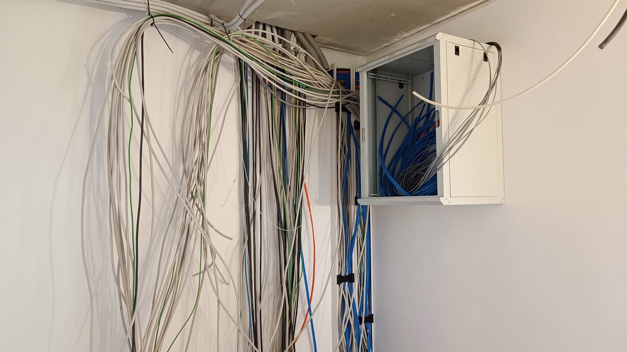 Hausbau HWR Kabel abfangen | Elektroinstallation in Eigenleistung - YouTube
