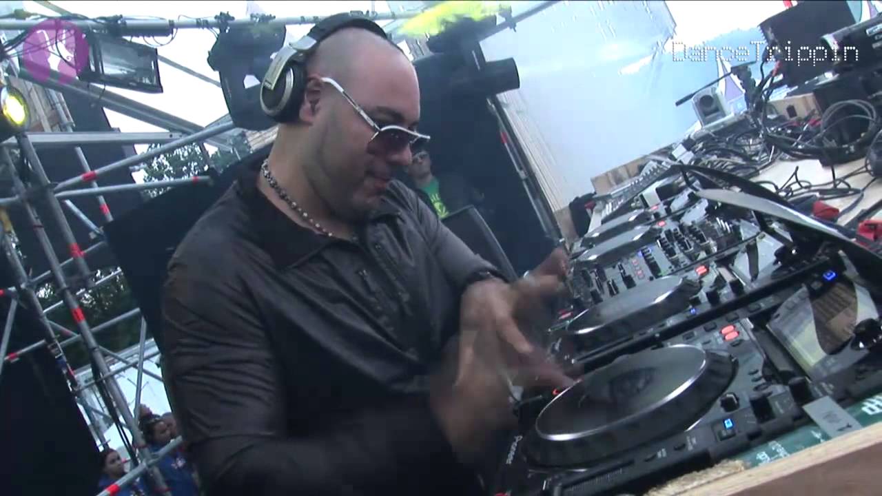 David Tort & Norman Doray vs George F - Chase the Sun / Sexy Game ...