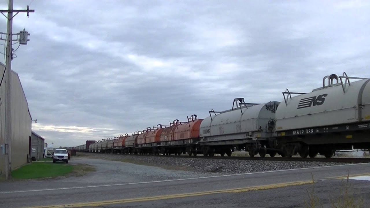 NS SD40-2 #3328 & exBN, NS SD40-2 #3556 With The Fort Wayne Local - YouTube