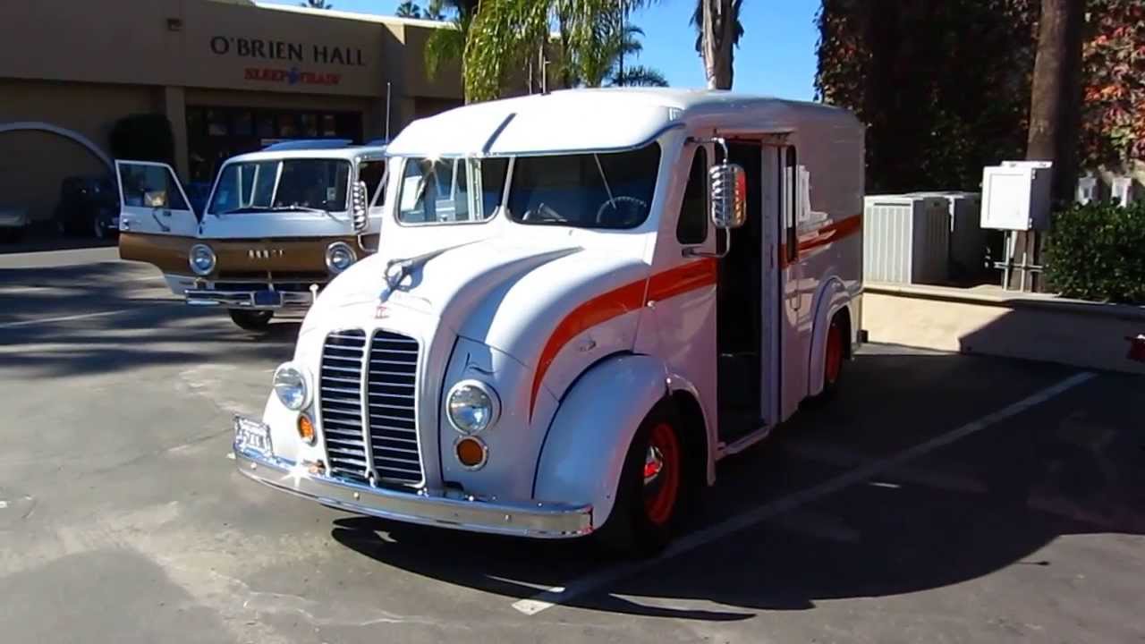 1964 DIVCO - YouTube