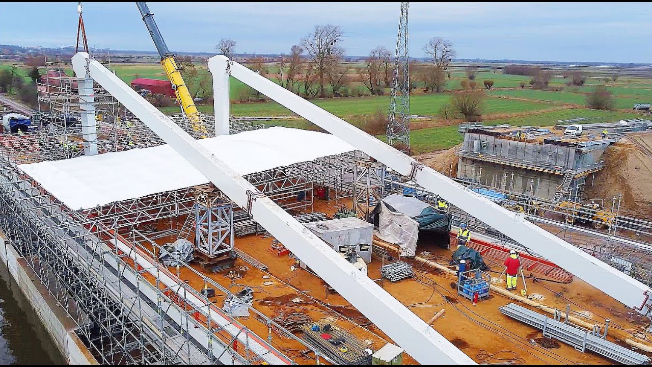 ETAP II -13.02.2023 Montaż nowych elementów Mostu obrotowego - YouTube
