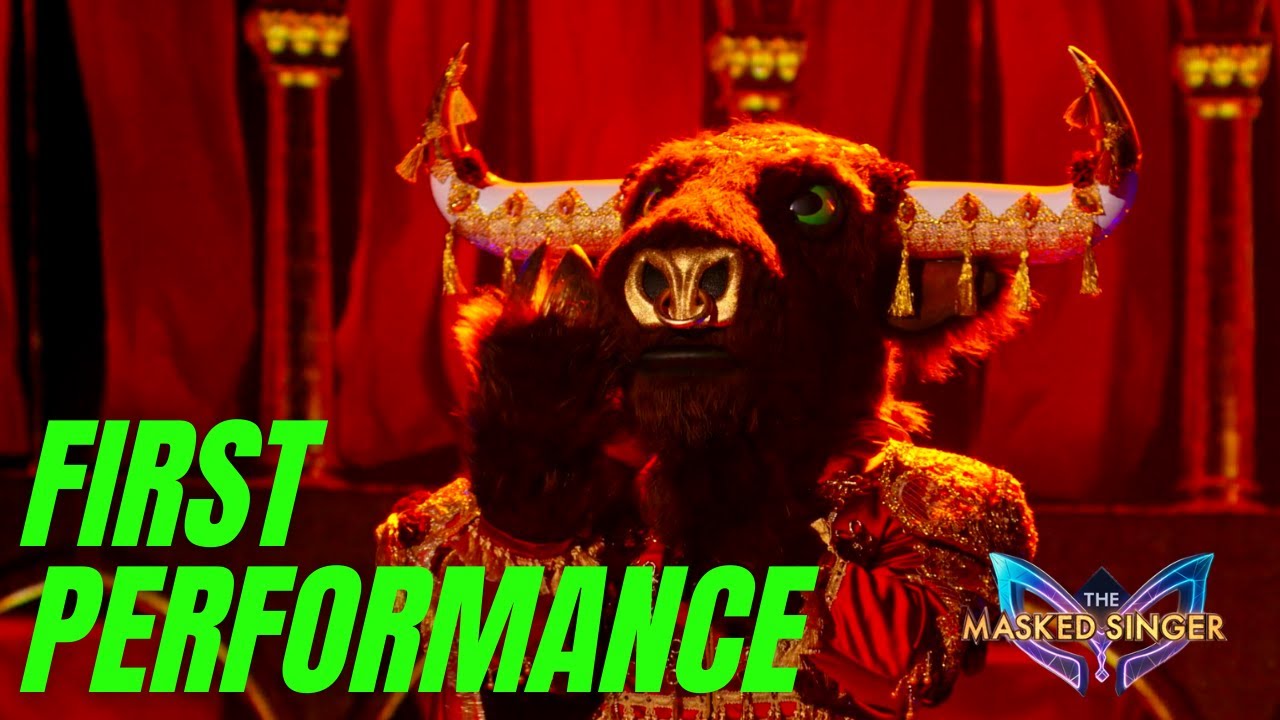 Bull Performs Britney Spears’ “Circus” - Masked Singer Season 6 - YouTube
