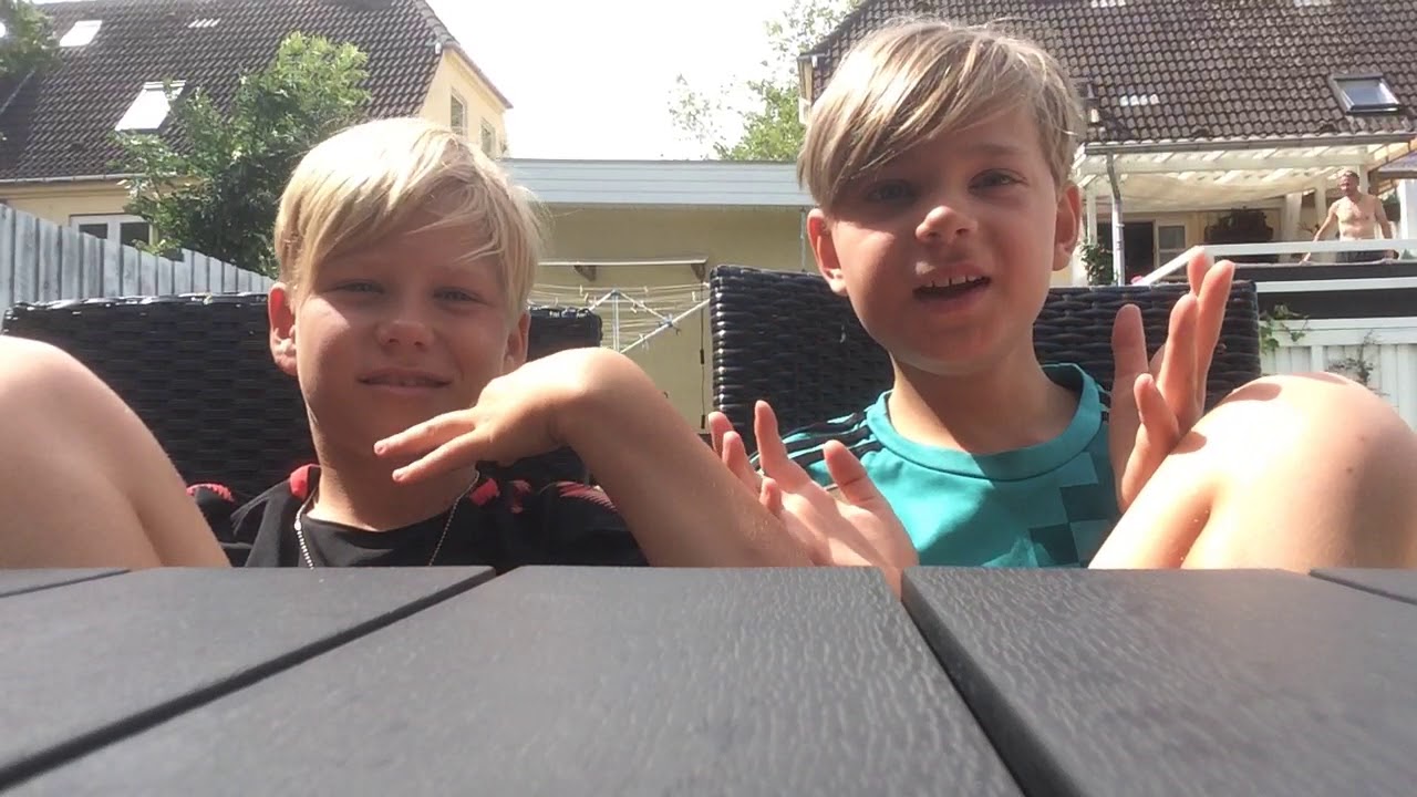 Trylleri med jeppe & Julius - YouTube