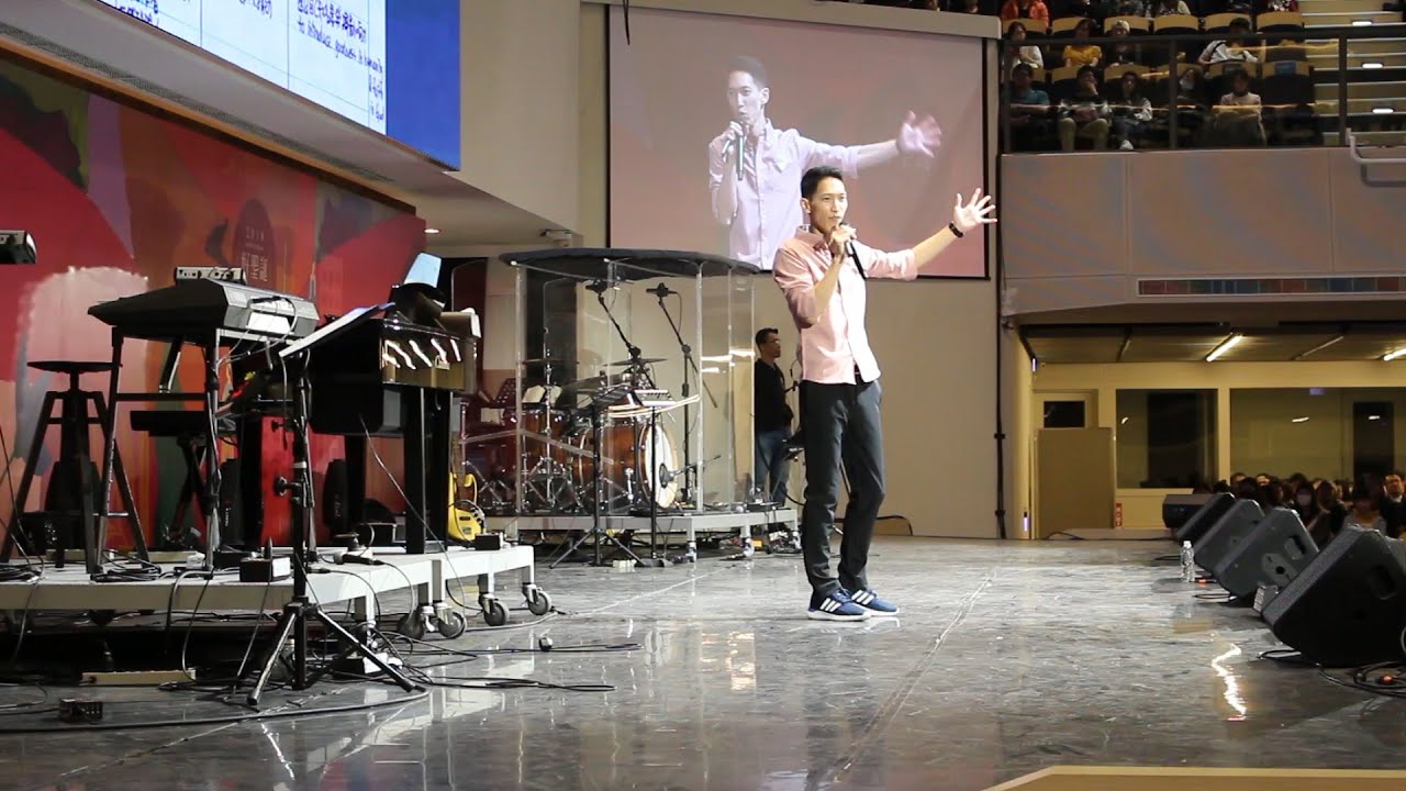 I spoke at the largest church in central Taiwan｜Life in Faith - YouTube