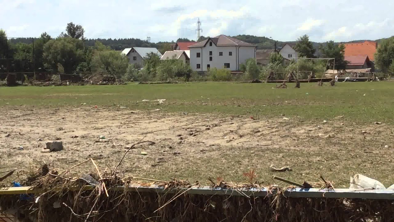Teren Fotbal Bascov Arges - YouTube