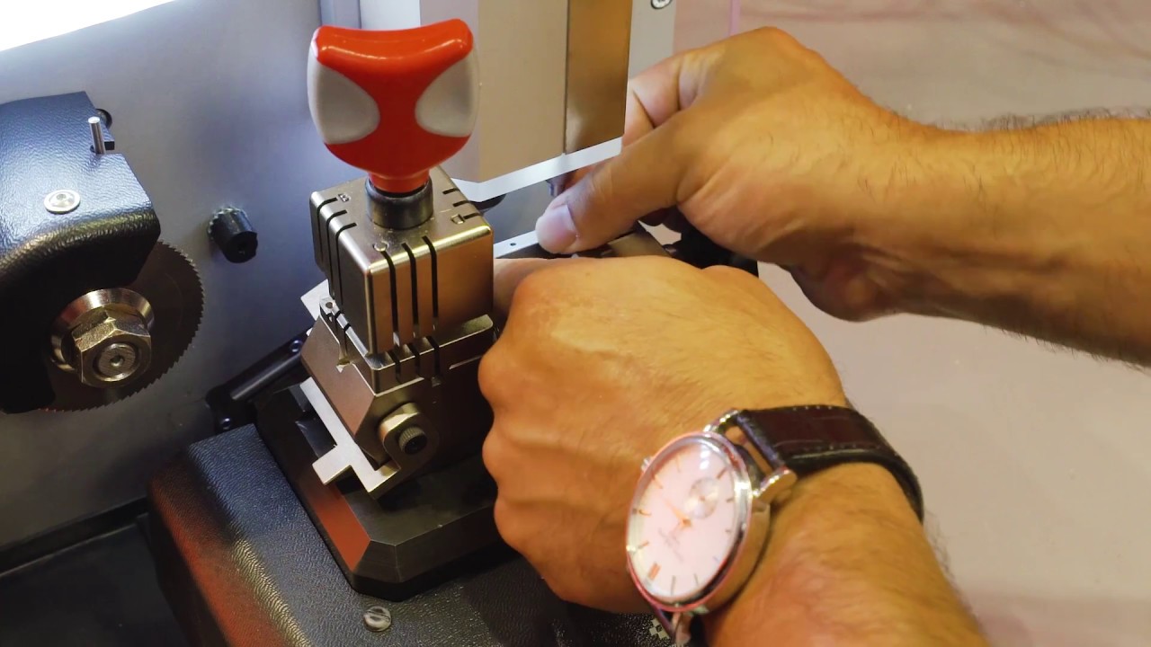 Ninja Laser | Code Cutting a High Security Key - YouTube