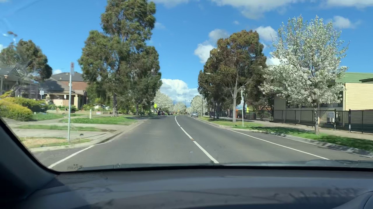 Melbourne Spring weather - YouTube
