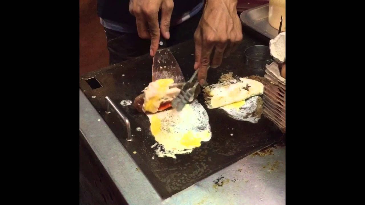 Burger Ramly Oblong, Malaysia KL - YouTube