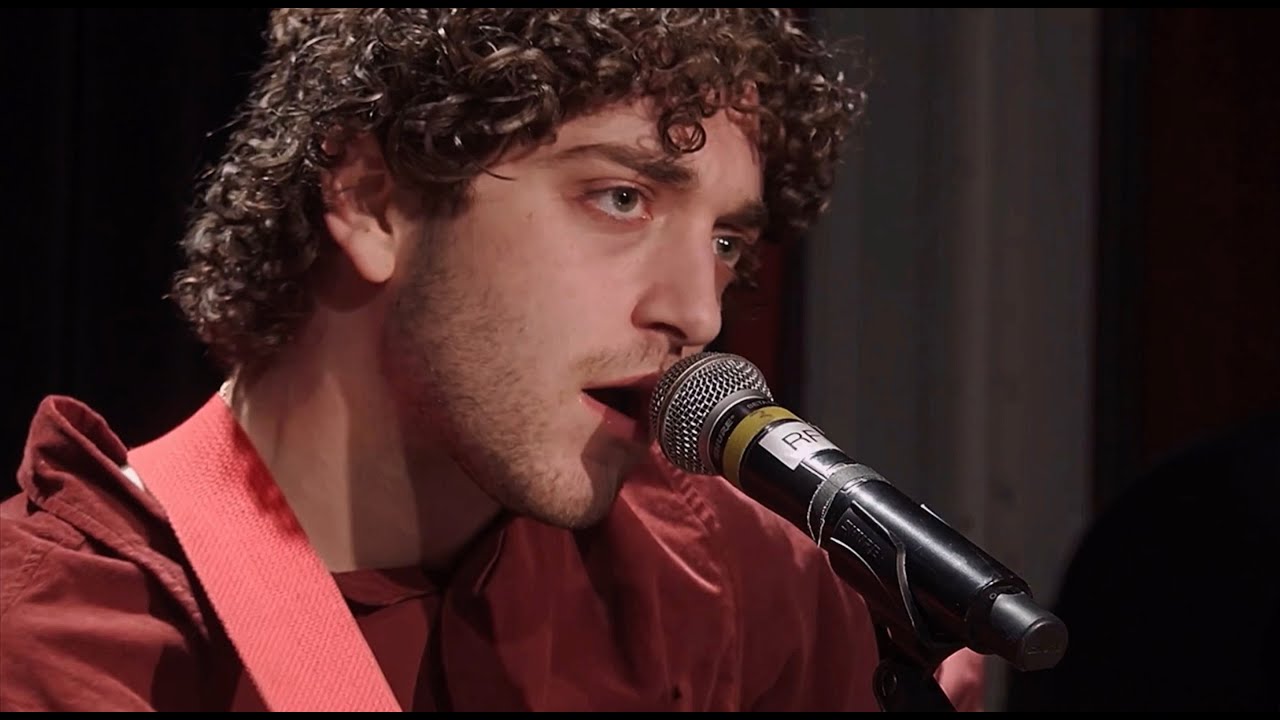 Kyle Towey - The City's Gotten Colder (Acoustic Version) - YouTube