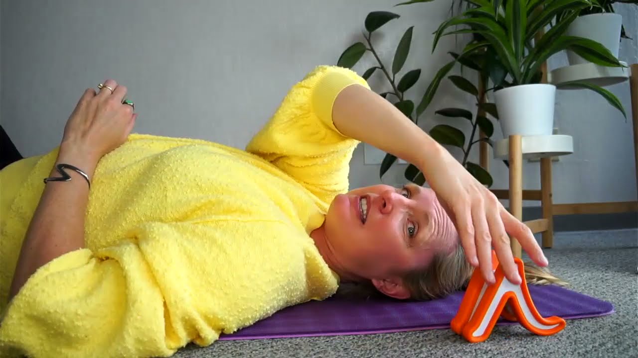 Using the NUCKLE to release your Neck muscles - YouTube