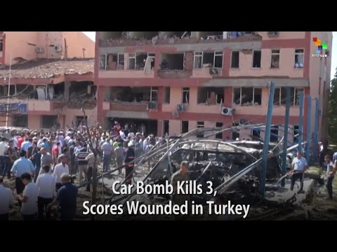 Car Bomb Kills 3, Scores Wounded in Turkey