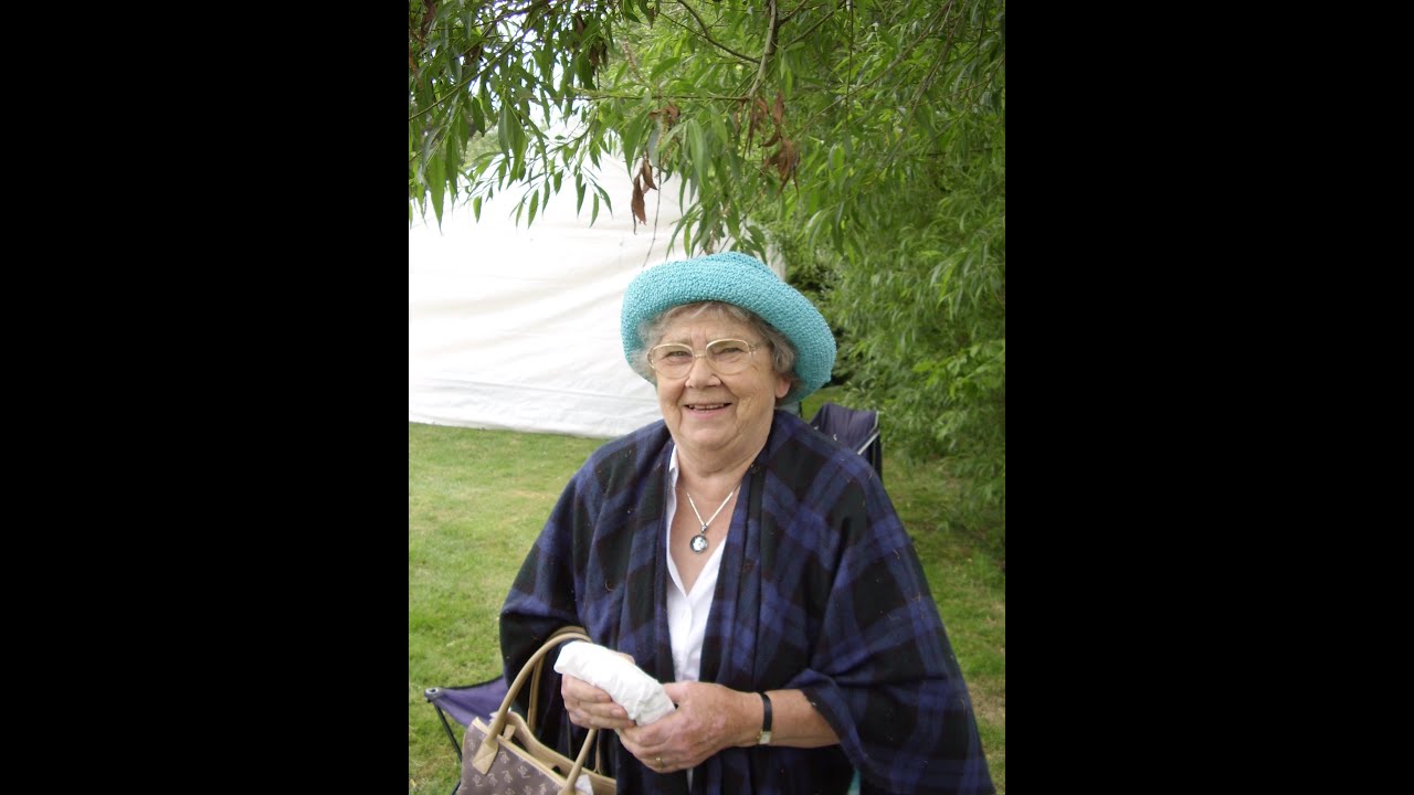 2005 Celia Reed's 80th birthday celebrations in Orford, Suffolk - YouTube