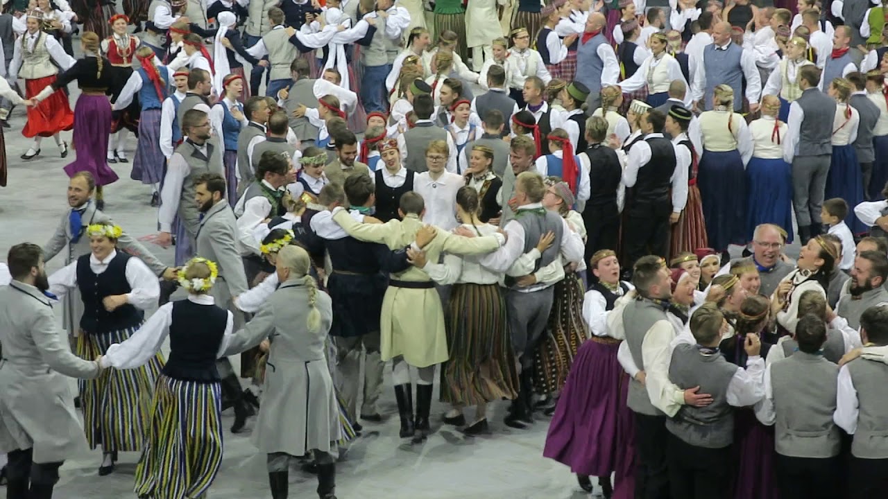 2x2 Tautas deju kopa XV Kanadas dziesmu un deju lieluzvedumā ~ fināls ...