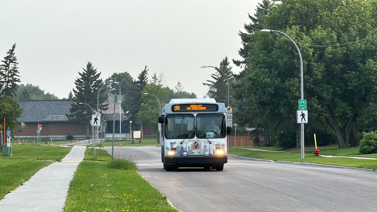 Winnipeg Transit 2001 New Flyer D30LF 940 on the 98 to Unicity via ...
