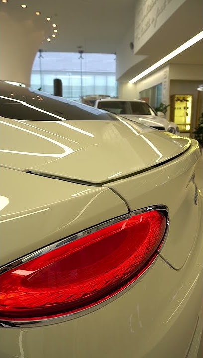 Выдвижной спойлер на Bentley Continental GT - YouTube
