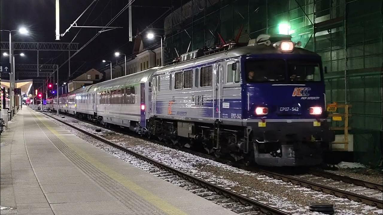 EP07-542 z IC Podhalanin - YouTube