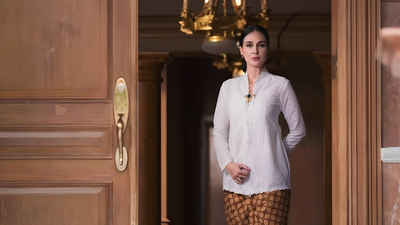 Adegan Dewasa Luna Maya dengan Darius Sinathrya di Serial Main Api ...