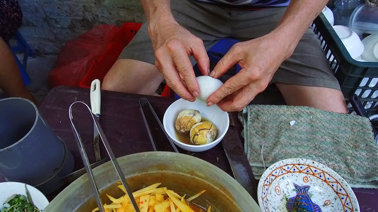 3 Popular Ways to Eat Balut (Fertilized Duck Egg) in Vietnam - Vietnam ...