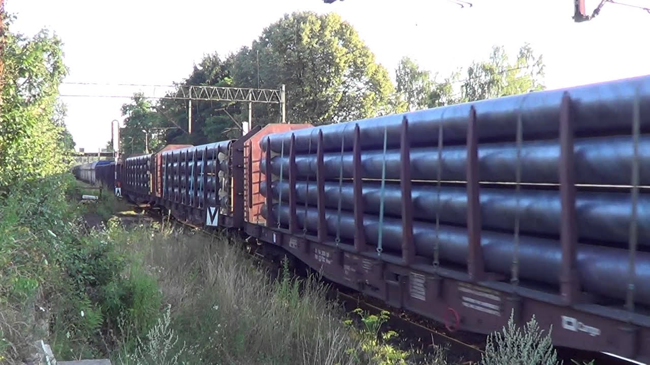 Stacja Kuźnia-Raciborska ET22 Byk PKP CARGO z mieszanym bruttem - YouTube