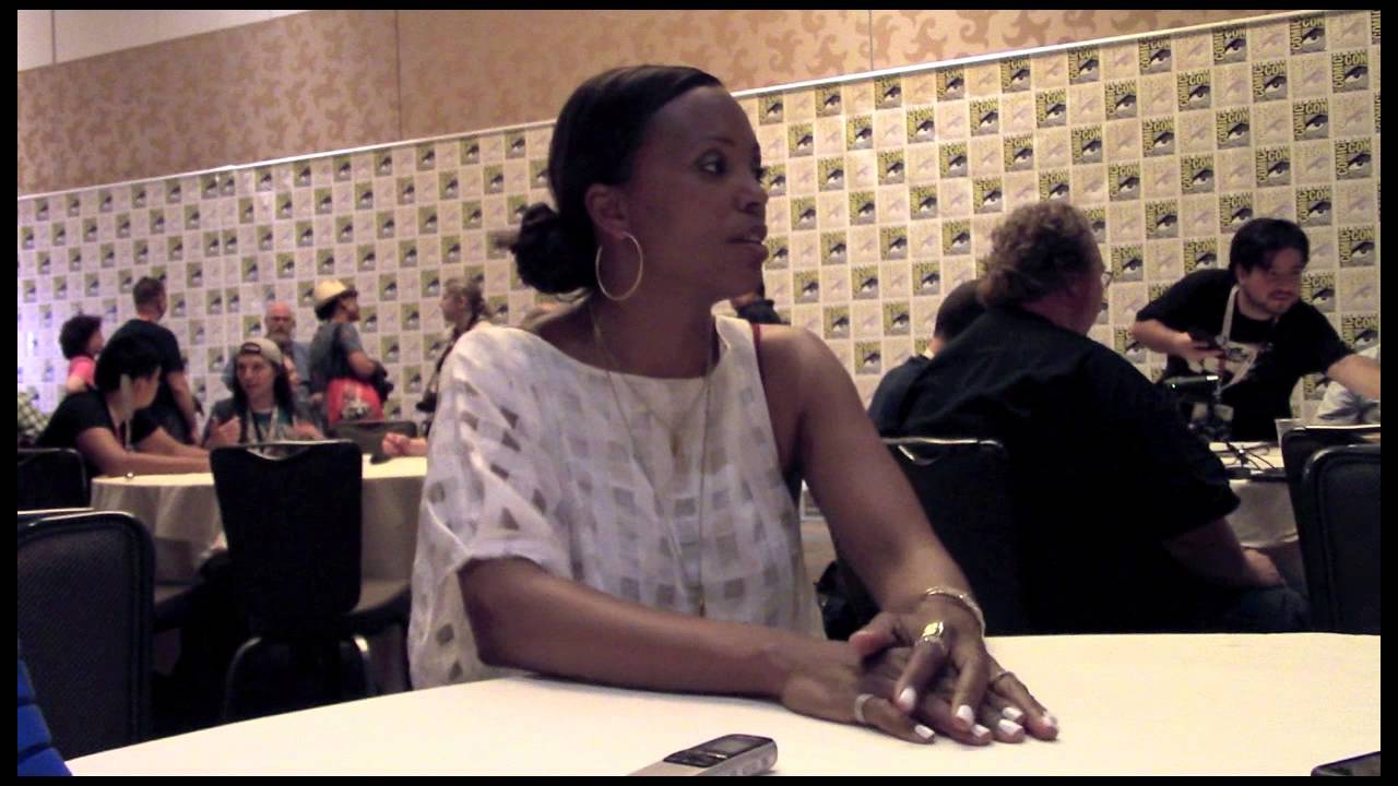 Archer - Aisha Tyler Interview, SDCC 2015 - YouTube