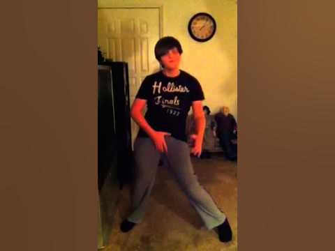 12 year old dancing to R Kelly bump n grind - YouTube