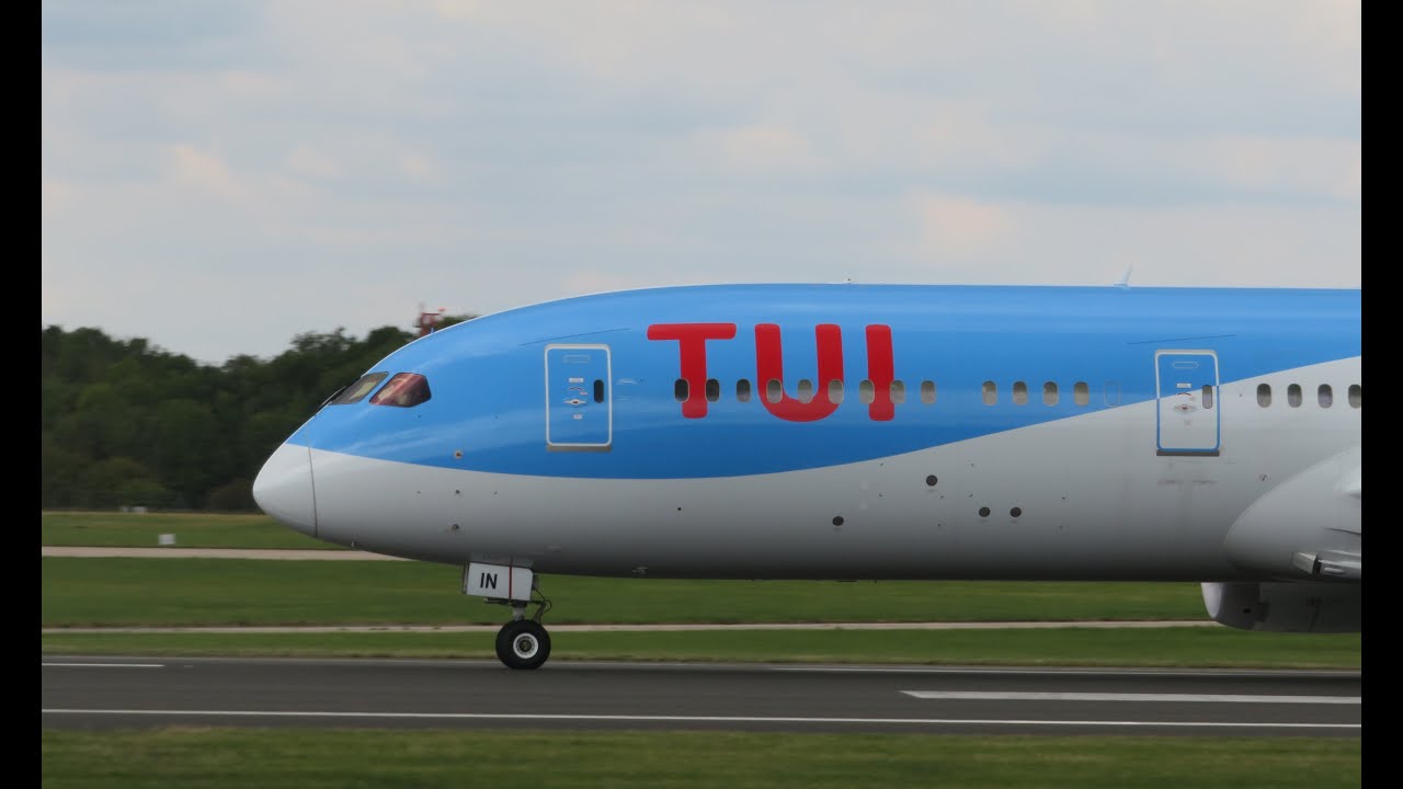 TUI B787 TAKE OFF FROM MANCHESTER AIRPORT - YouTube