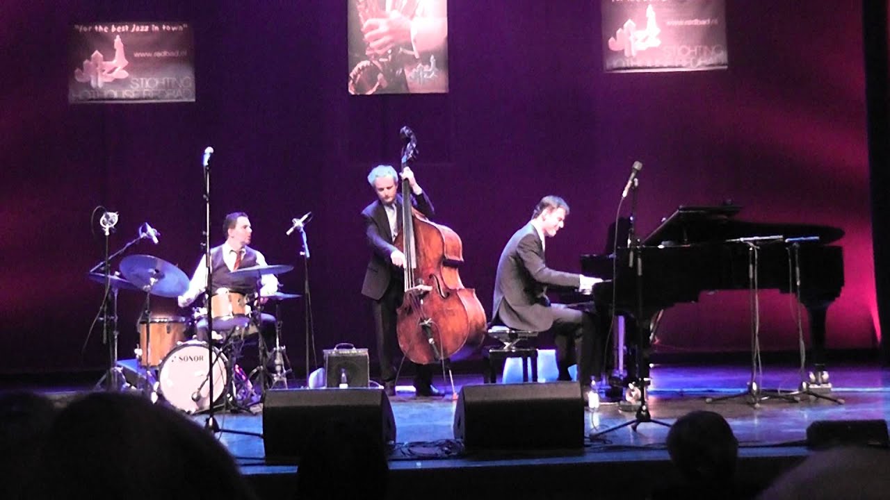 Peter Beets trio "The Shadow of your Smile" 6-11-2011 - YouTube