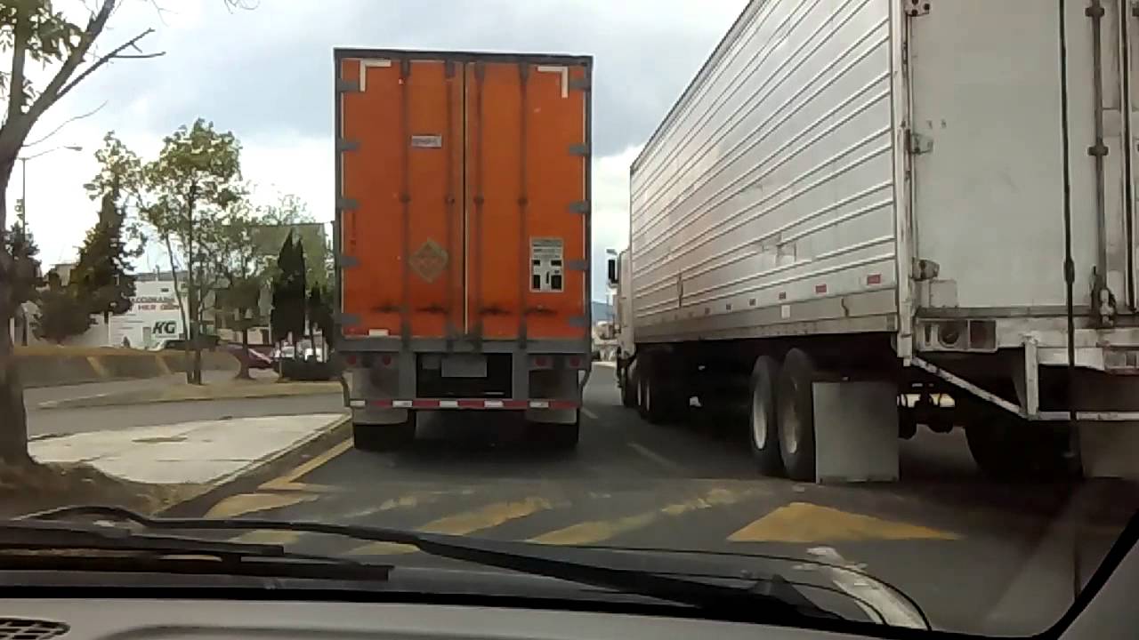 Trailero loco - YouTube