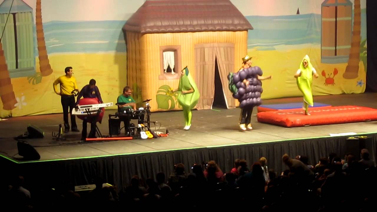 Jeff the Fifth Winnipeg Wiggle - YouTube