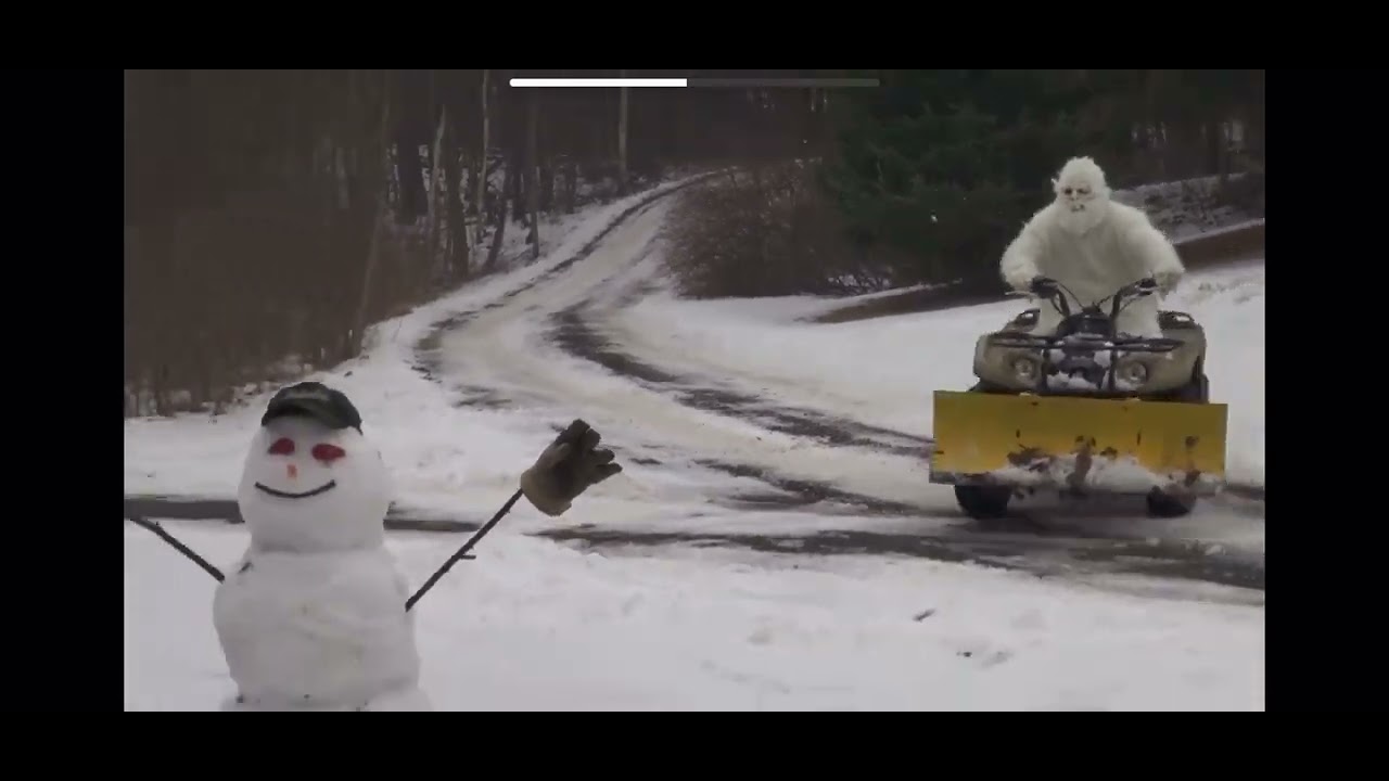 Poor Snowman and Trashcan XD - YouTube