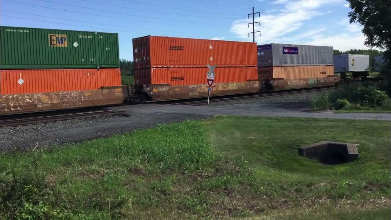 Westbound NS 4000 Trails NS 211 Intermodal Annville PA - YouTube