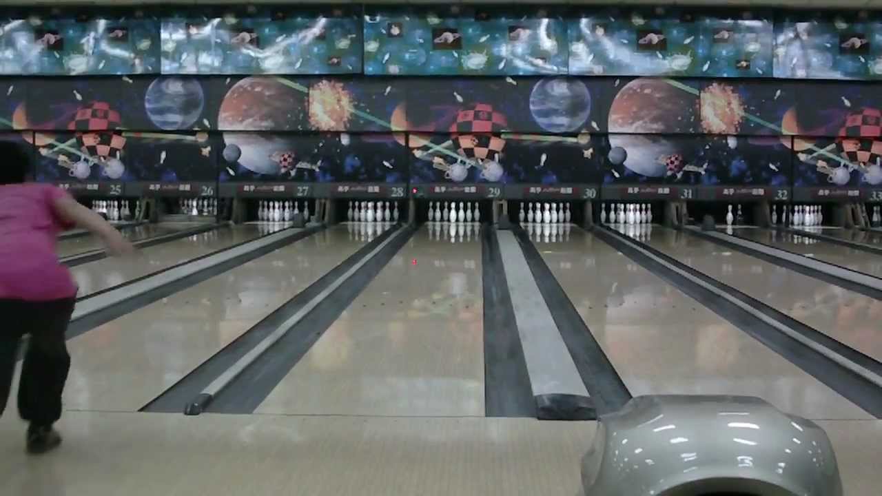2012/10/29 Storm Virtual Gravity Nano Bowling 高手保齡球館 - YouTube