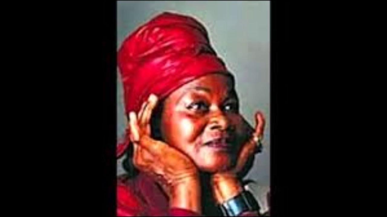 Ângela Mingas - Nguxi (Live) (Semba) - YouTube