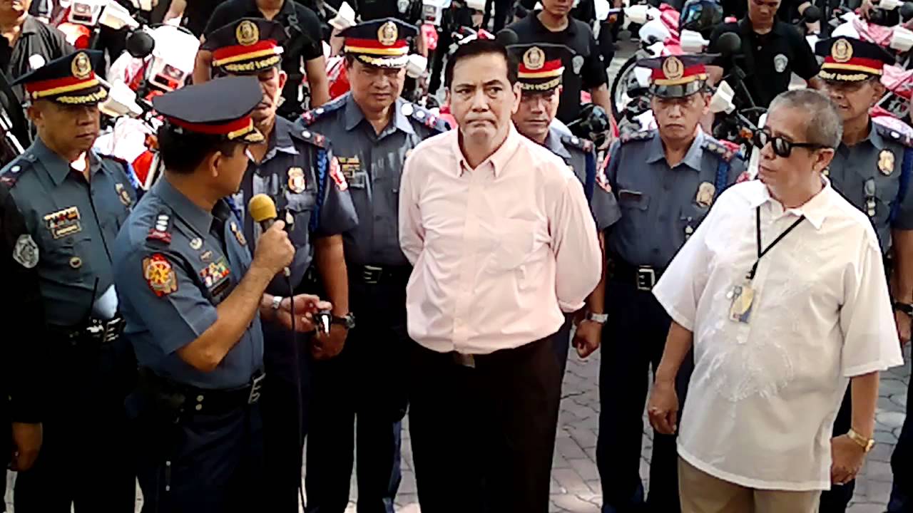Cebu City Mayor Mike Rama turns over brand new motorcycles to police ...