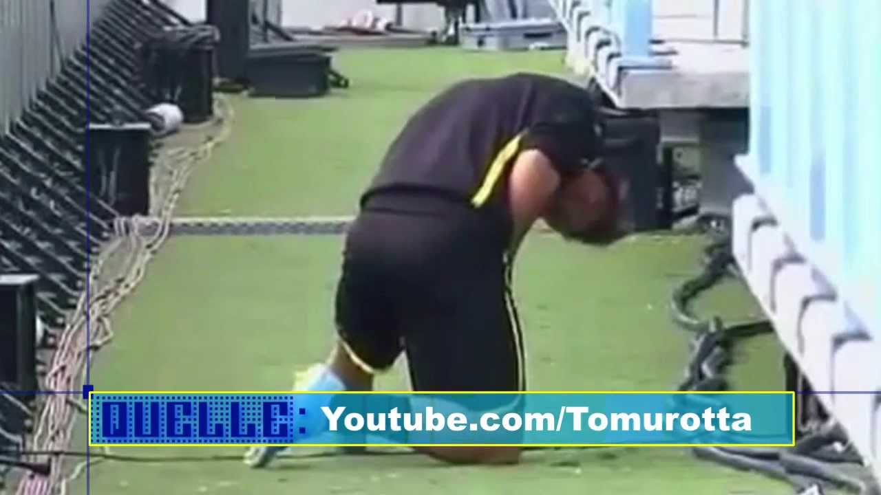 Mario Götzes peinliche Pinkelpause - YouTube