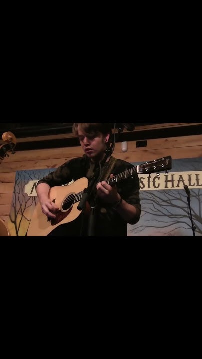 Billy Strings playing on Train, Train by Blackfoot (Full video on ...