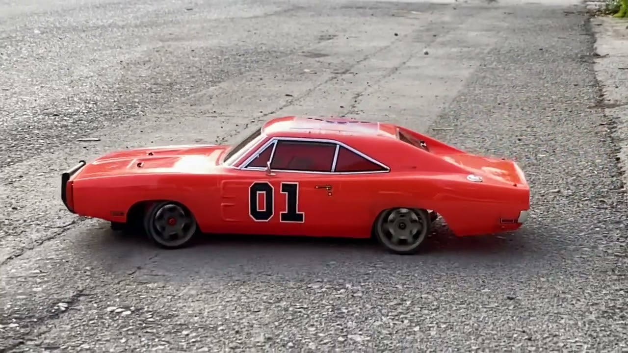 General Lee rc 1/10 Kyosho & tamiya - YouTube
