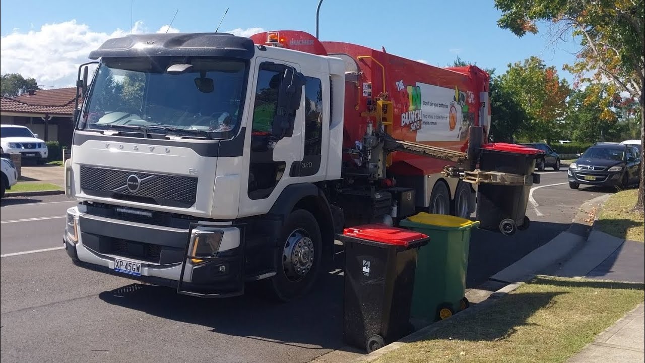 Hawkesbury Garbage - *BRAND NEW TRUCK* - YouTube