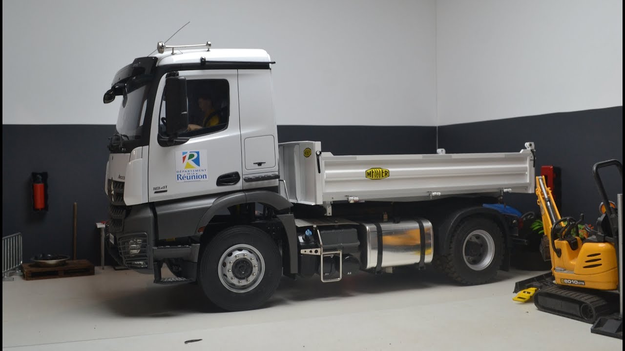 Tamiya Arocs 19t tipper truck part 3 - YouTube