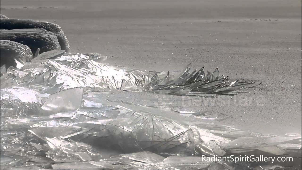 Stunning sight of ice stacking like shards of glass in US - YouTube
