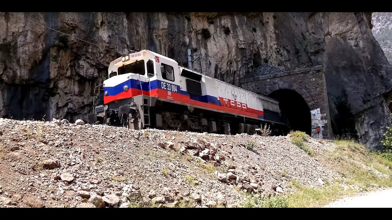 DE33084; İki Vagon Götürüyor / No. DE33084 loco, is pulling two wagons. Taurus Tunnel No.19 ...