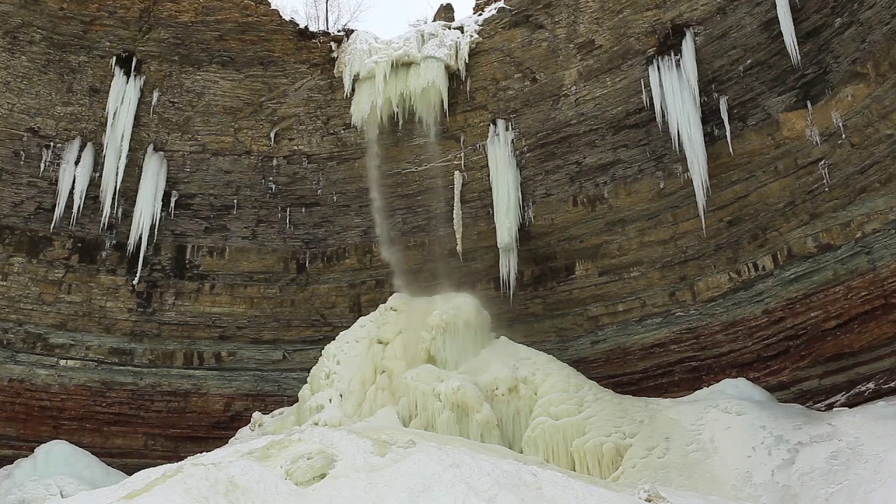 Devil's Punchbowl Falls Winter 2018 - Hamilton, ON - YouTube