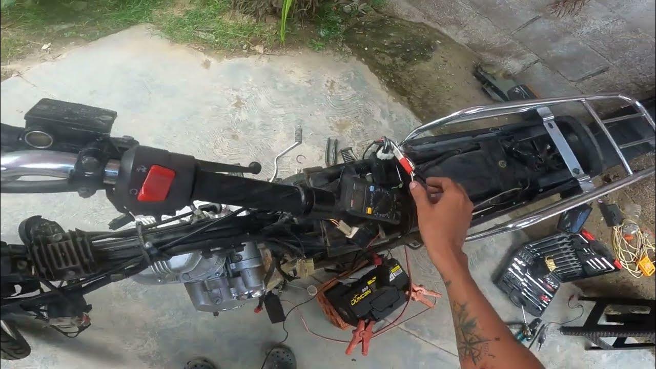 EK Horse 150 Rayas Locas - Así se Carga la Bateria - YouTube