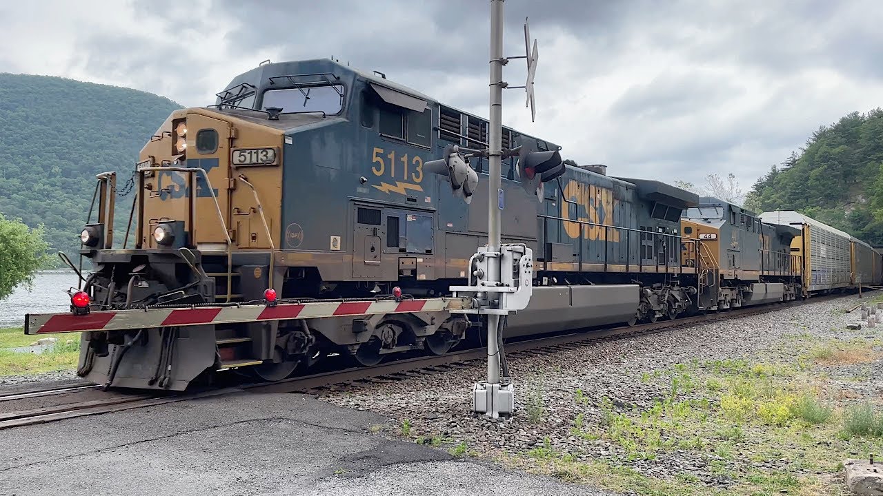 CSX M567 Takes the Siding for CSX M403 and New Video Intro! - YouTube