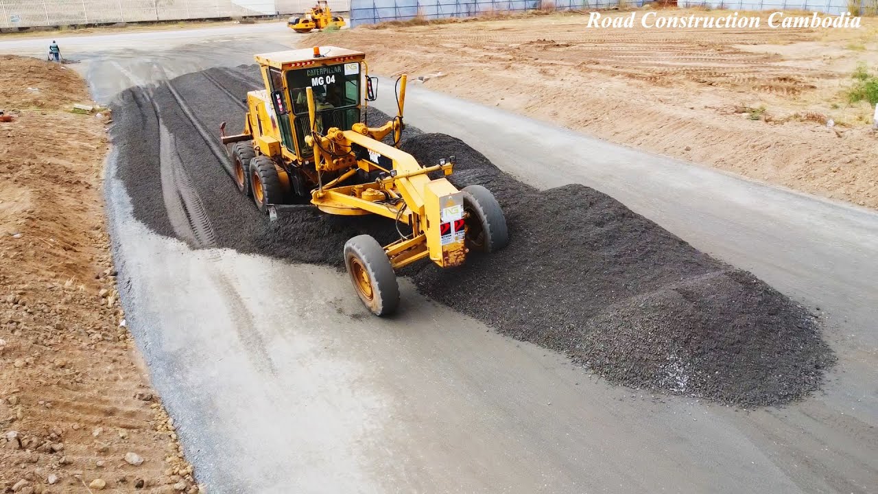 Skillful Techniques for Fast and Precise Grading with the Caterpillar ...