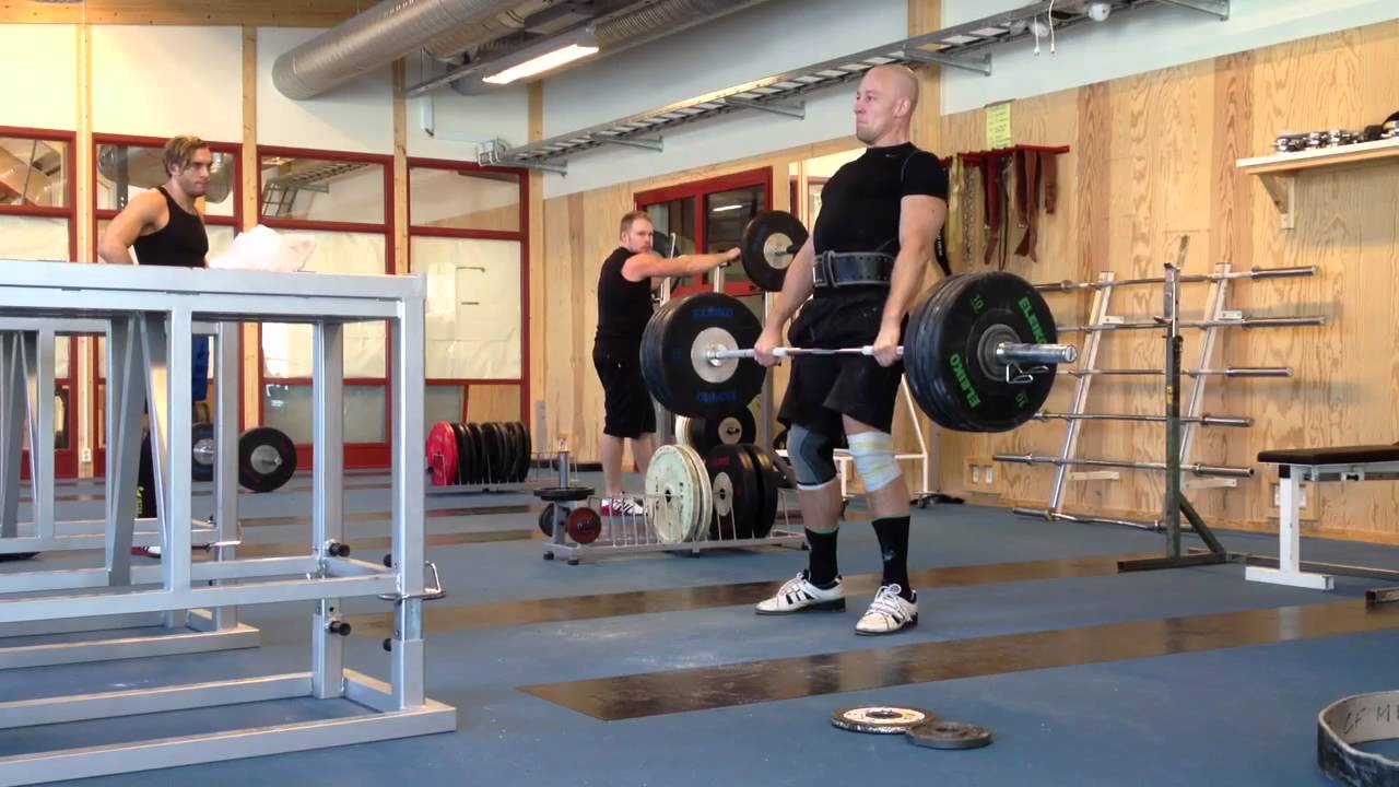 Hang Squat Clean 122,5kg - YouTube