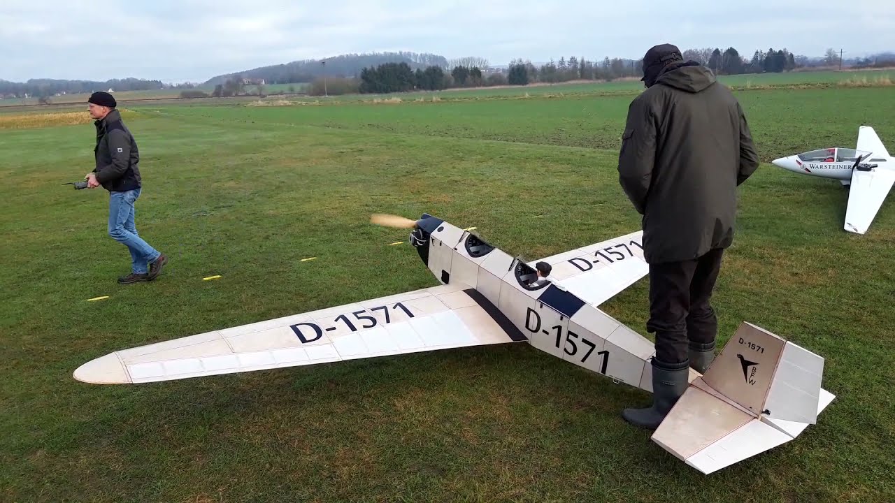 Trainingsflüge mit der Messerschmitt M23 a - YouTube
