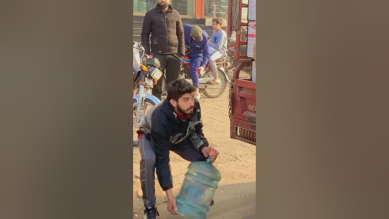 #viral #funny prank #comedyprank #publiceprank #comedyvideo ⁠@R-k-pranks 🤣 - YouTube