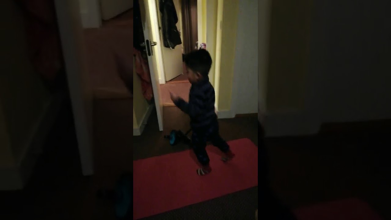 Little Boy Dancing 😍 - YouTube