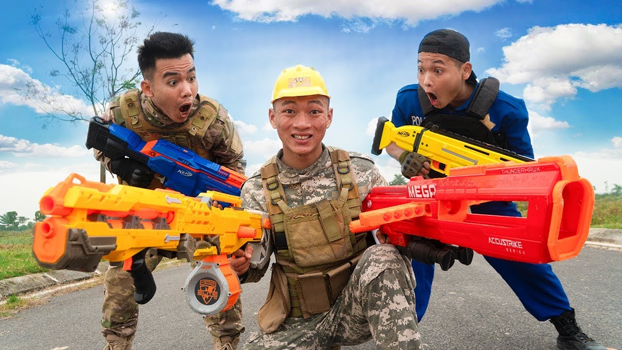 Battle Nerf War: Blue Police Help Monkey Nerf Guns Robbers Group ...